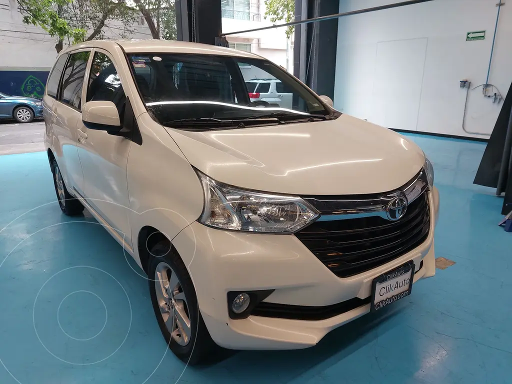 Toyota Avanza XLE Aut usado (2019) color Negro precio $230,000