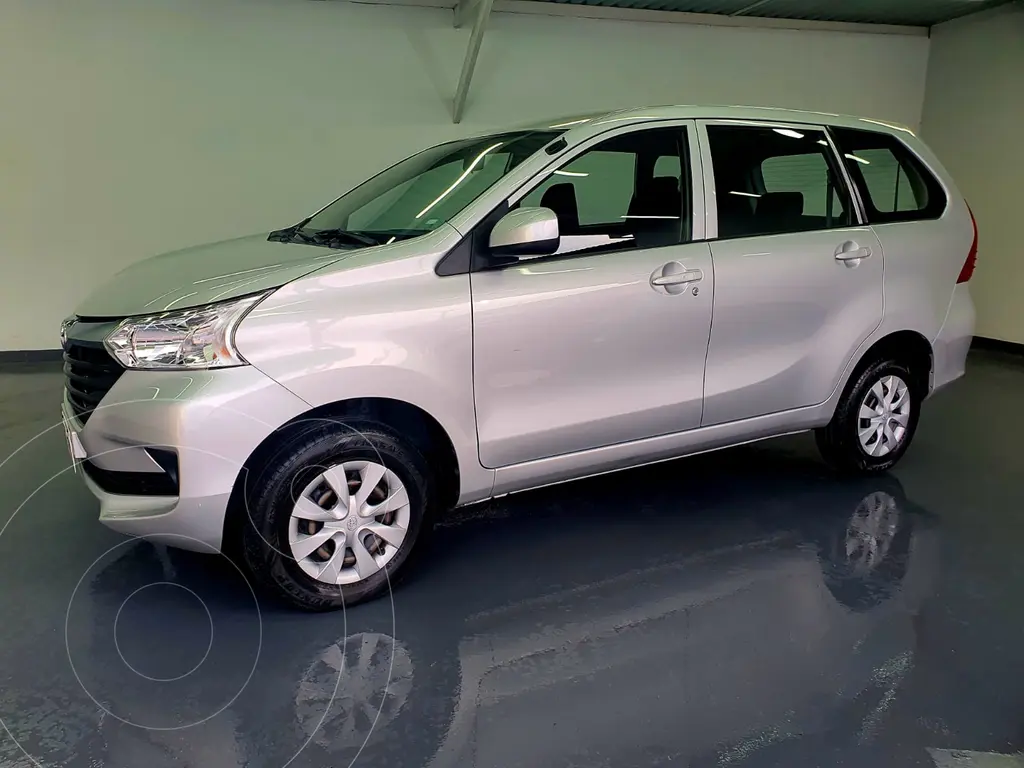 Toyota Avanza LE Aut usado (2019) color Plata precio $278,000