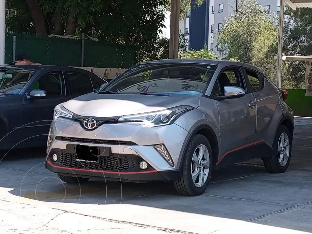 Toyota C-HR 2.0L usado (2019) color Gris precio $279,500