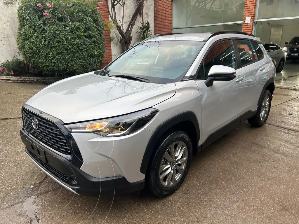 Toyota Corolla Cross 2.0 XLi CVT nuevo color Gris Plata precio $15.000.000