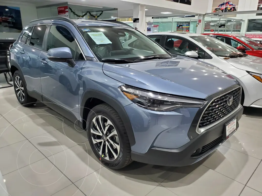 Toyota Corolla Cross LE nuevo color Gris Metalico precio $595,100