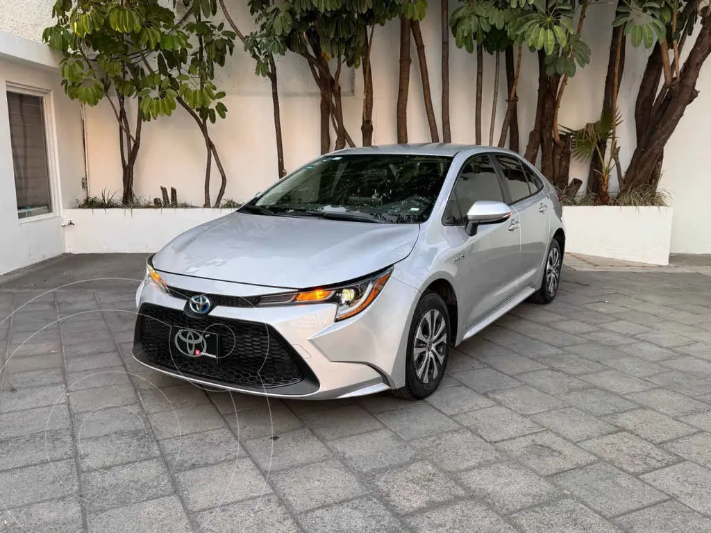 Toyota Corolla HEV Hybrid usado (2022) color Plata precio $410,000