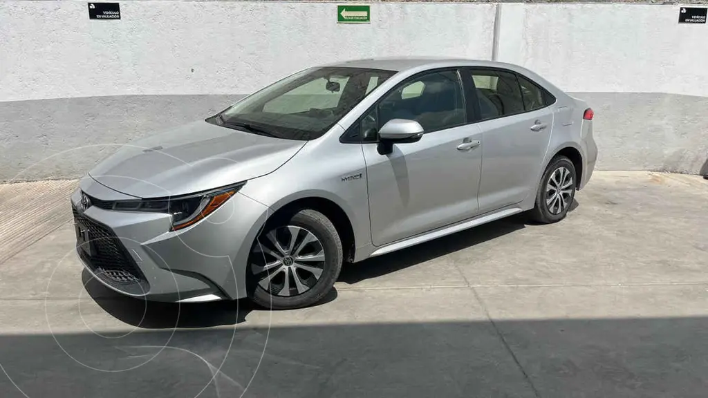 Toyota Corolla HEV Hybrid usado (2021) color Plata precio $419,000