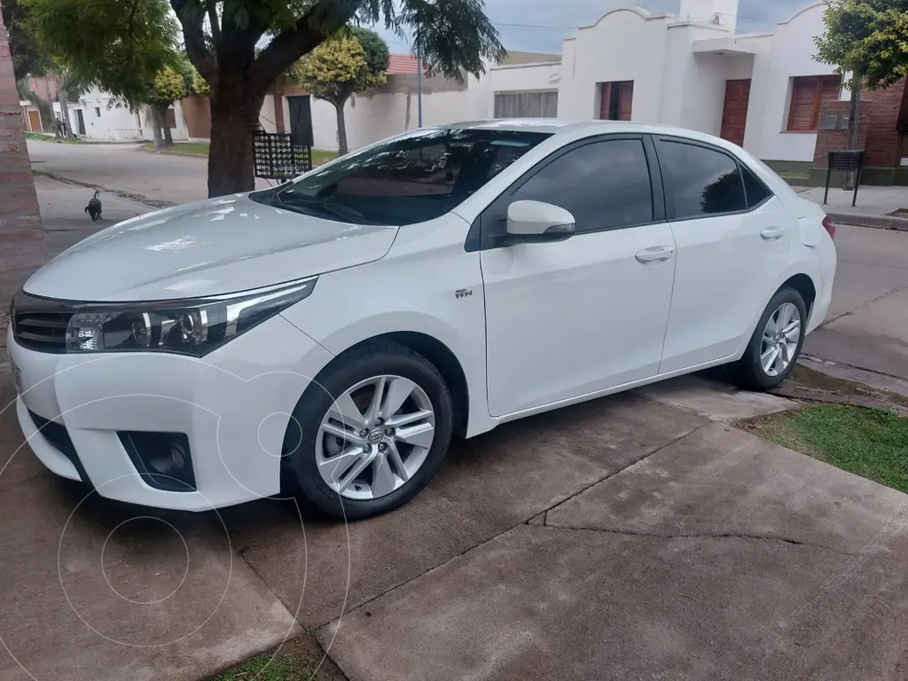 Toyota Corolla 1.8 XEi 2016-2017 usado (2016) color Blanco precio u$s17.500