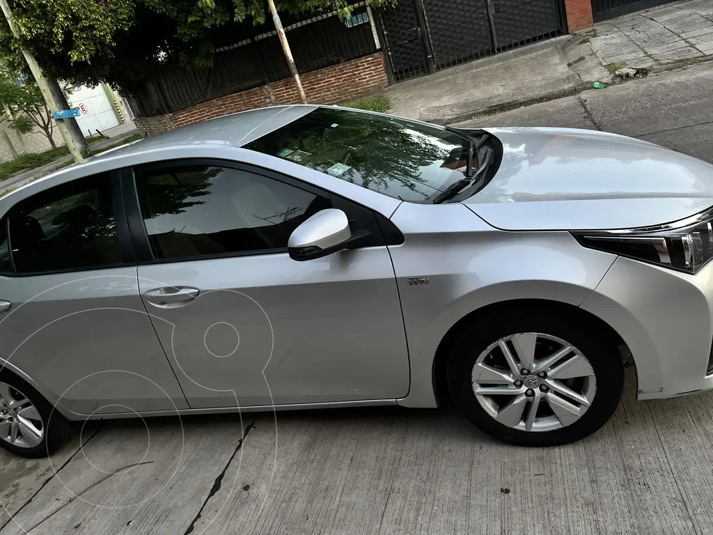 Toyota Corolla 1.8 XEi Pack Aut 2016-2017 usado (2016) color Gris Plata ...