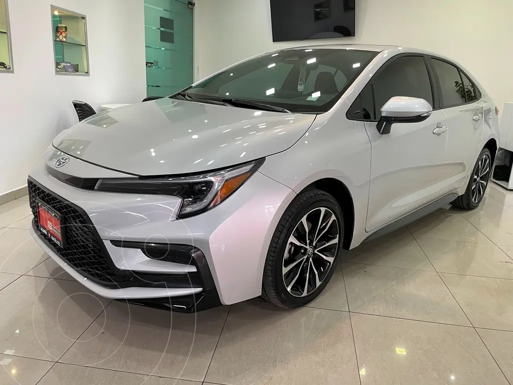 Toyota Corolla SE Aut usado (2024) color Plata precio $519,000