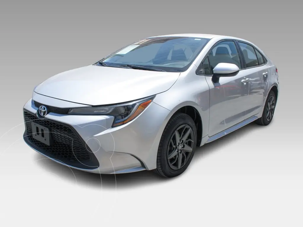 Toyota Corolla Base Aut usado (2021) color plateado precio $335,000