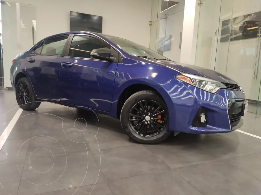 Toyota Corolla Base usado (2015) color Azul precio $250,000