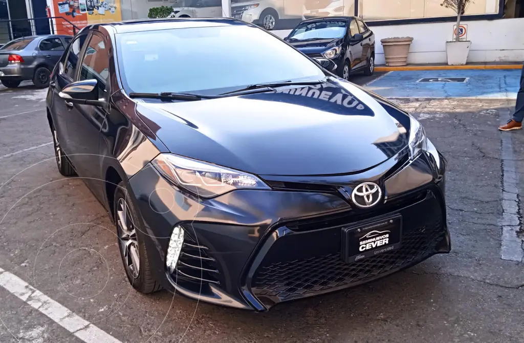 Toyota Corolla SE Aut usado (2017) color Negro precio $263,000