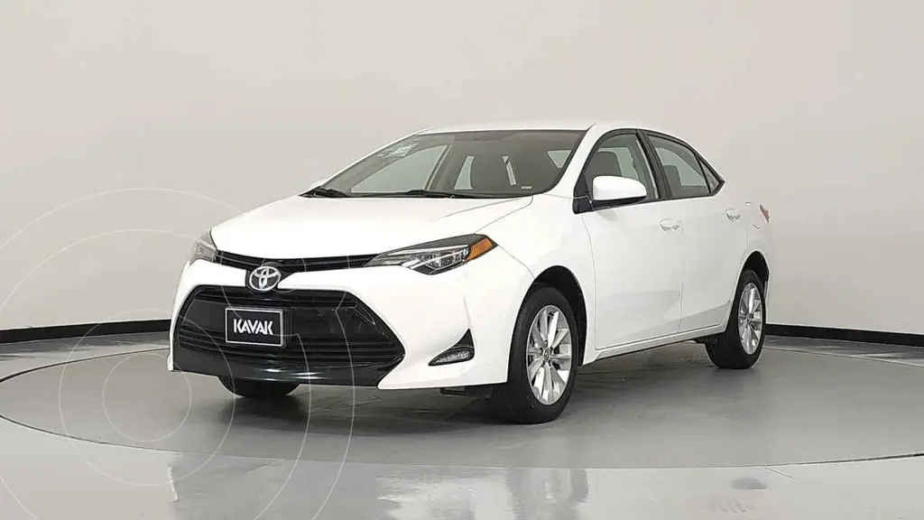 Toyota Corolla LE 1.8L Aut usado (2018) color Blanco precio $289,999