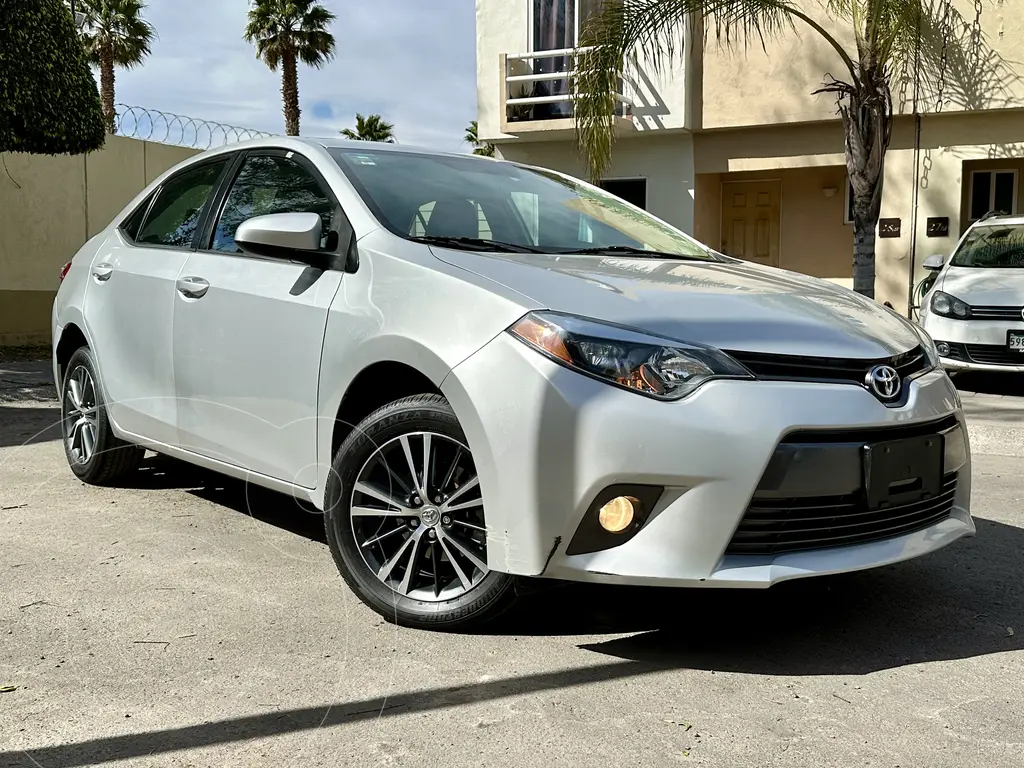 Toyota Corolla LE Aut usado (2016) color Plata precio $229,000