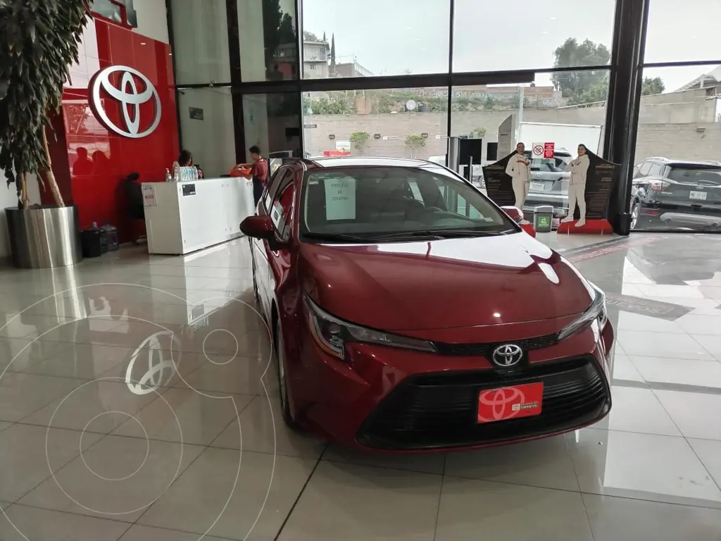 Toyota Corolla LE Aut usado (2023) color Rojo precio $399,000