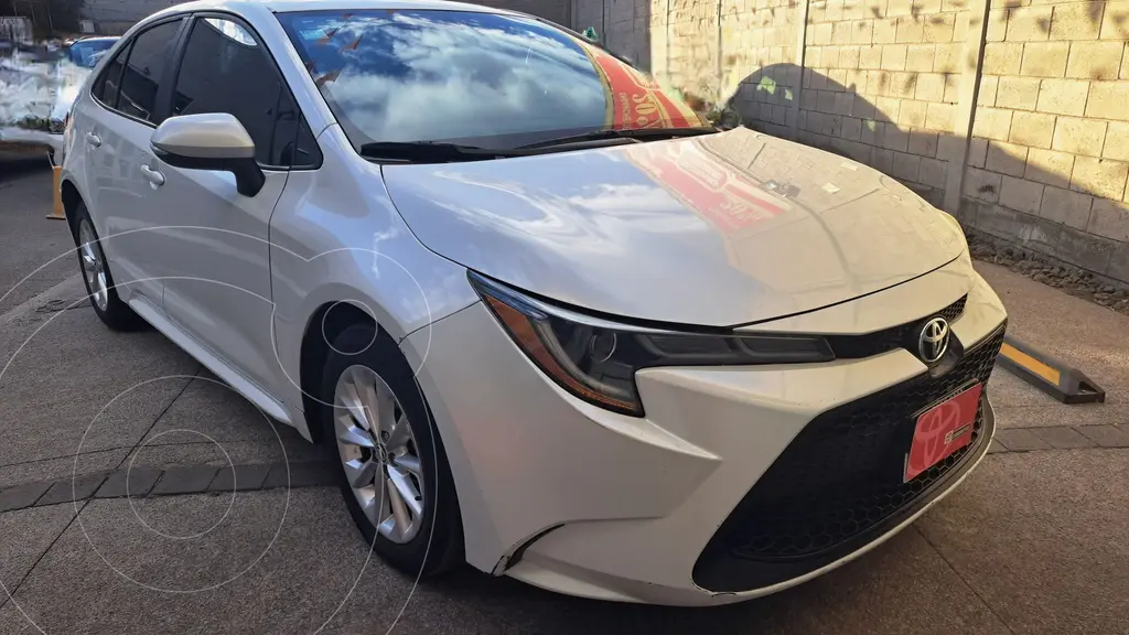 Toyota Corolla XLE Aut usado (2022) color Blanco precio $425,000