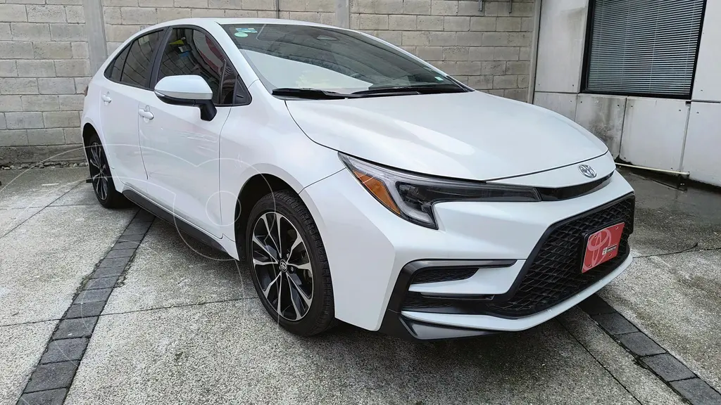 Toyota Corolla SE Aut usado (2023) color Blanco precio $490,000