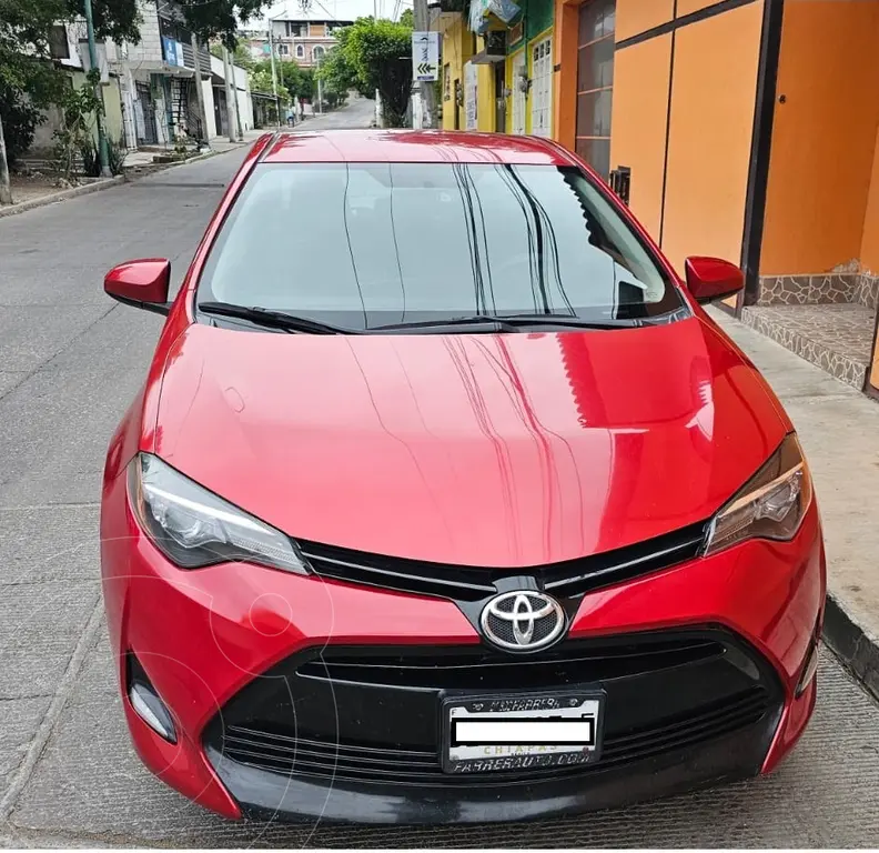 Toyota Corolla LE 1.8L Aut usado (2017) color Rojo precio $200,000