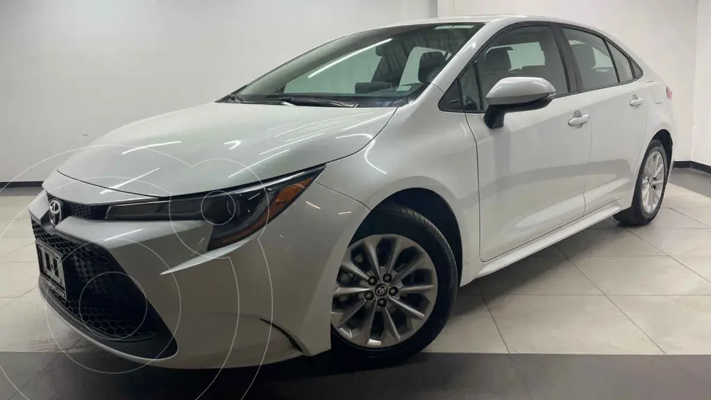 Toyota Corolla XLE Aut usado (2022) color Blanco precio $445,000