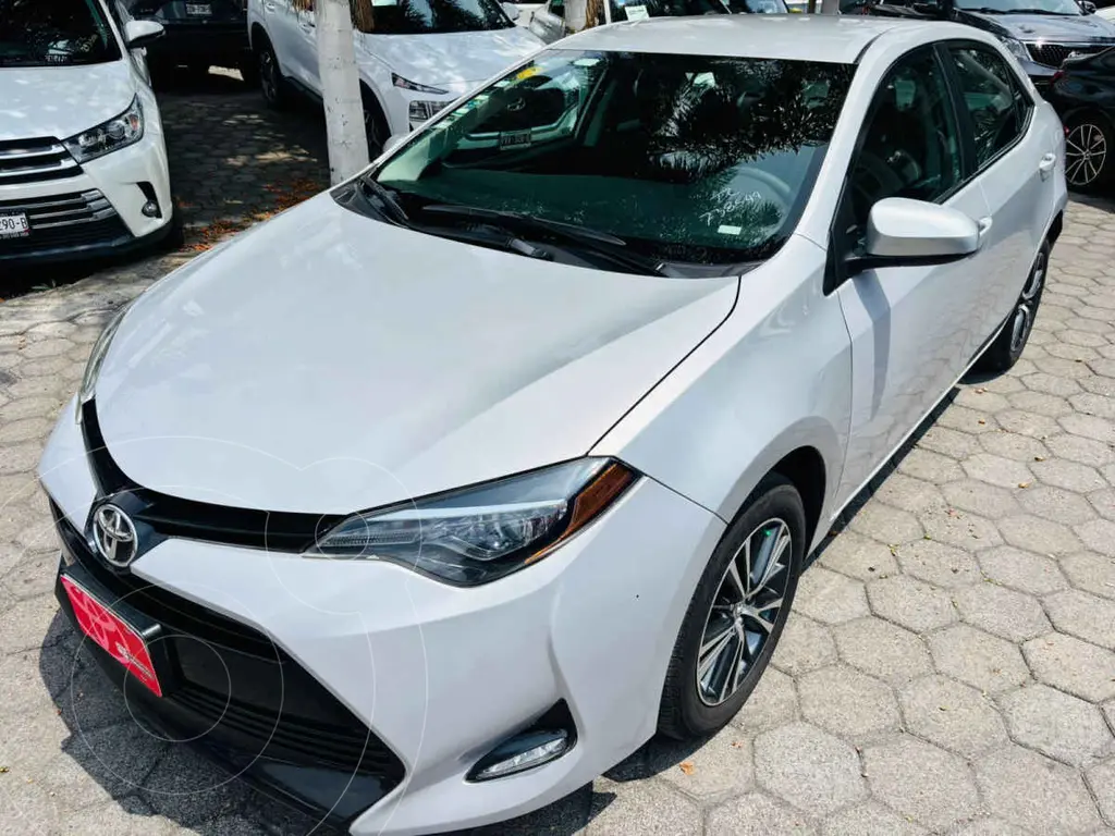 Toyota Corolla LE 1.8L Aut usado (2018) color Plata precio $277,000