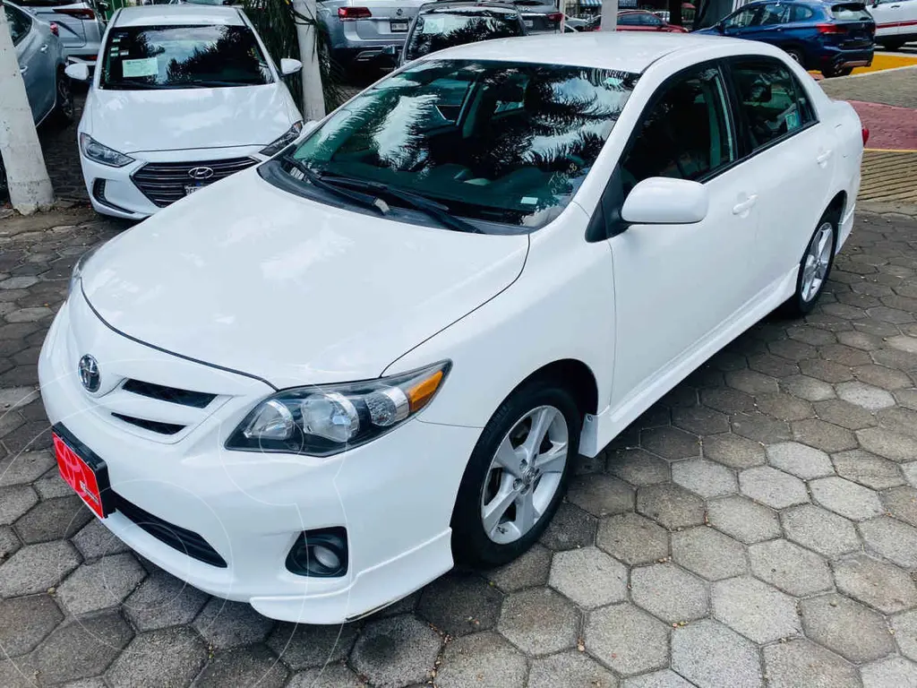 Toyota Corolla XRS 2.4L usado (2013) color Blanco precio $179,000