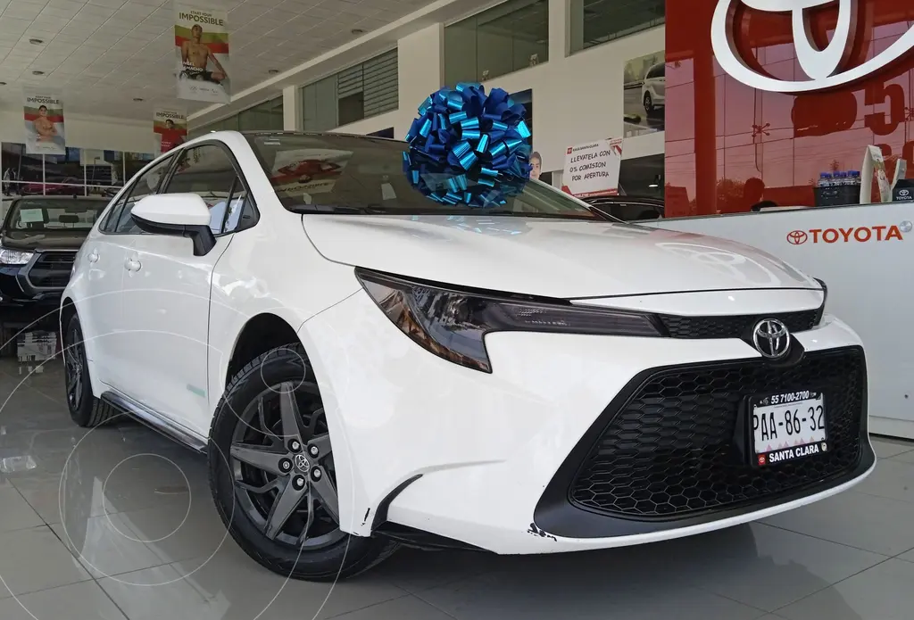Toyota Corolla Base Aut usado (2021) color Blanco precio $339,000