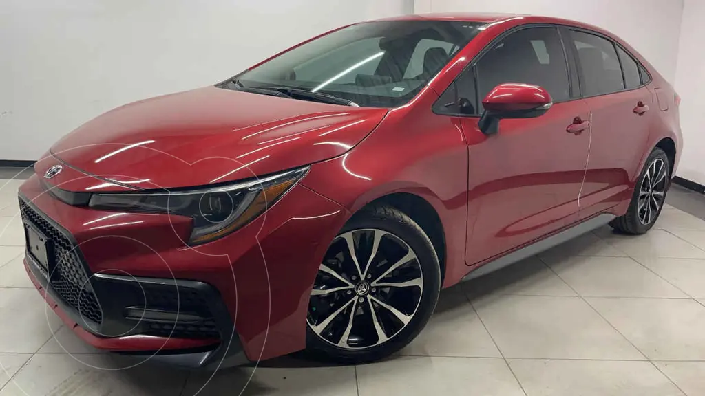 Toyota Corolla SE Aut usado (2020) color Rojo precio $420,000