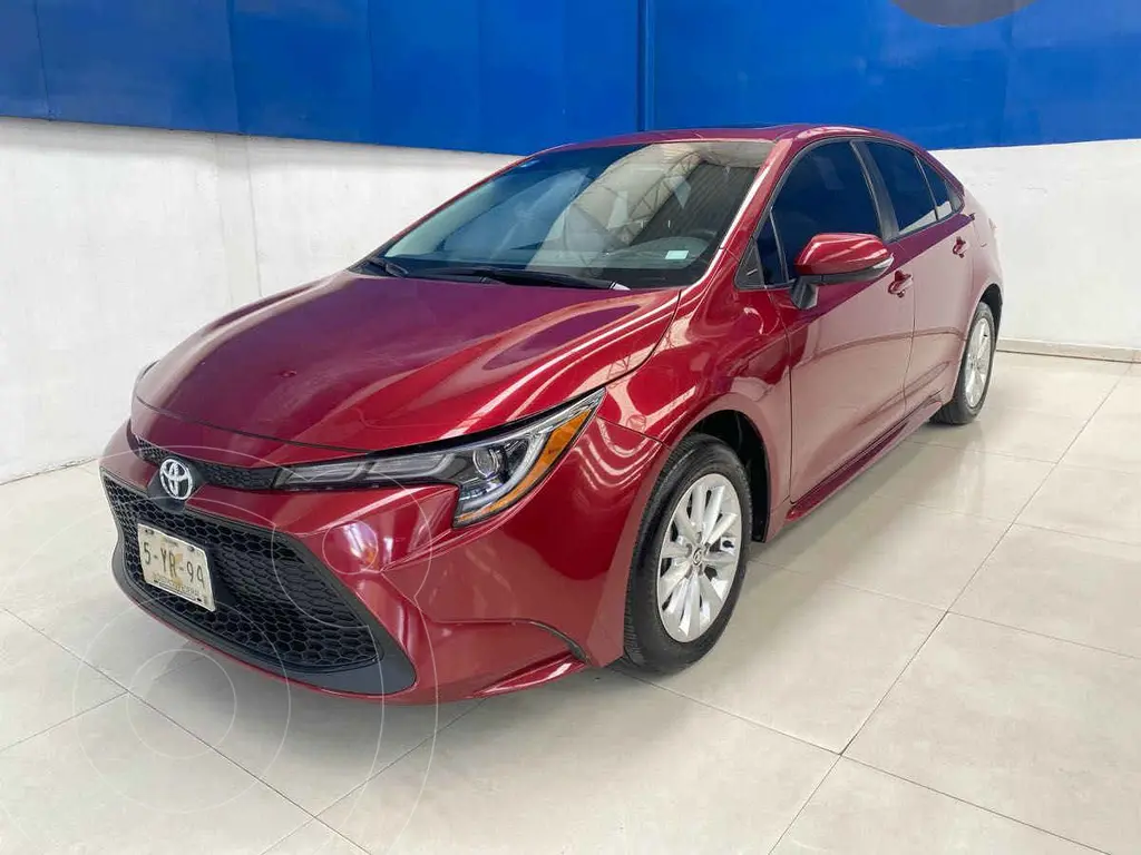 Toyota Corolla XLE Aut usado (2022) color Rojo precio $452,000