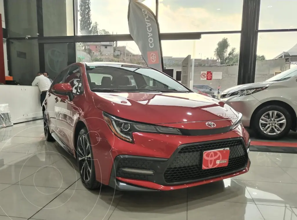 Toyota Corolla SE Aut usado (2020) color Rojo Cobrizo precio $335,000