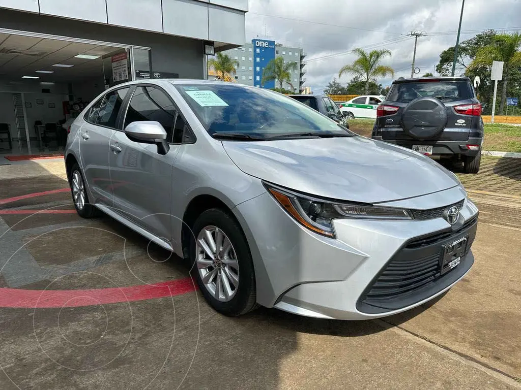 Toyota Corolla LE Aut usado (2023) color Plata precio $424,000