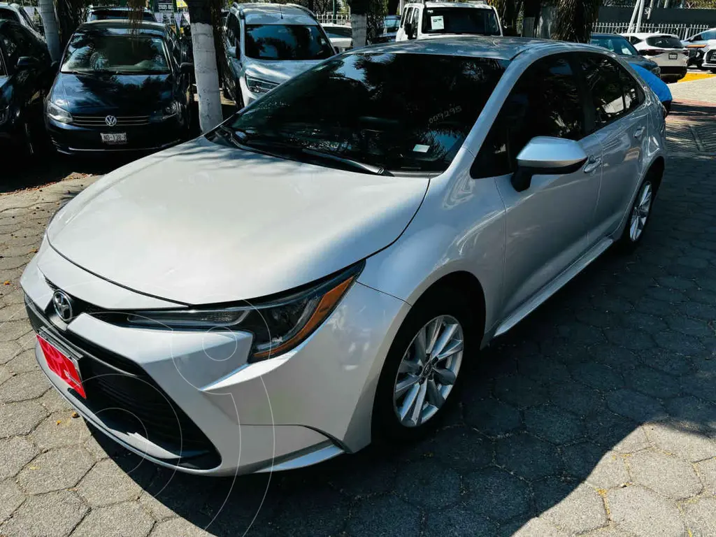 Toyota Corolla LE Aut usado (2023) color Plata precio $377,000