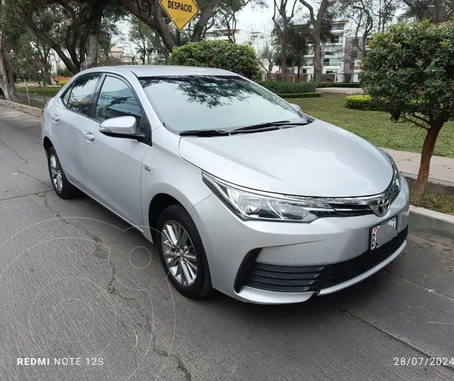 Toyota Corolla 1.8L XLi usado (2018) color Plata Metalico precio u$s16,400