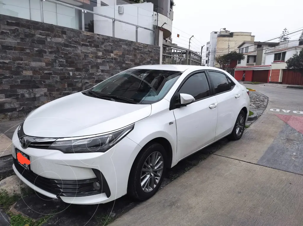 Toyota Corolla 1.8L XEi usado (2017) color Blanco precio u$s15,500