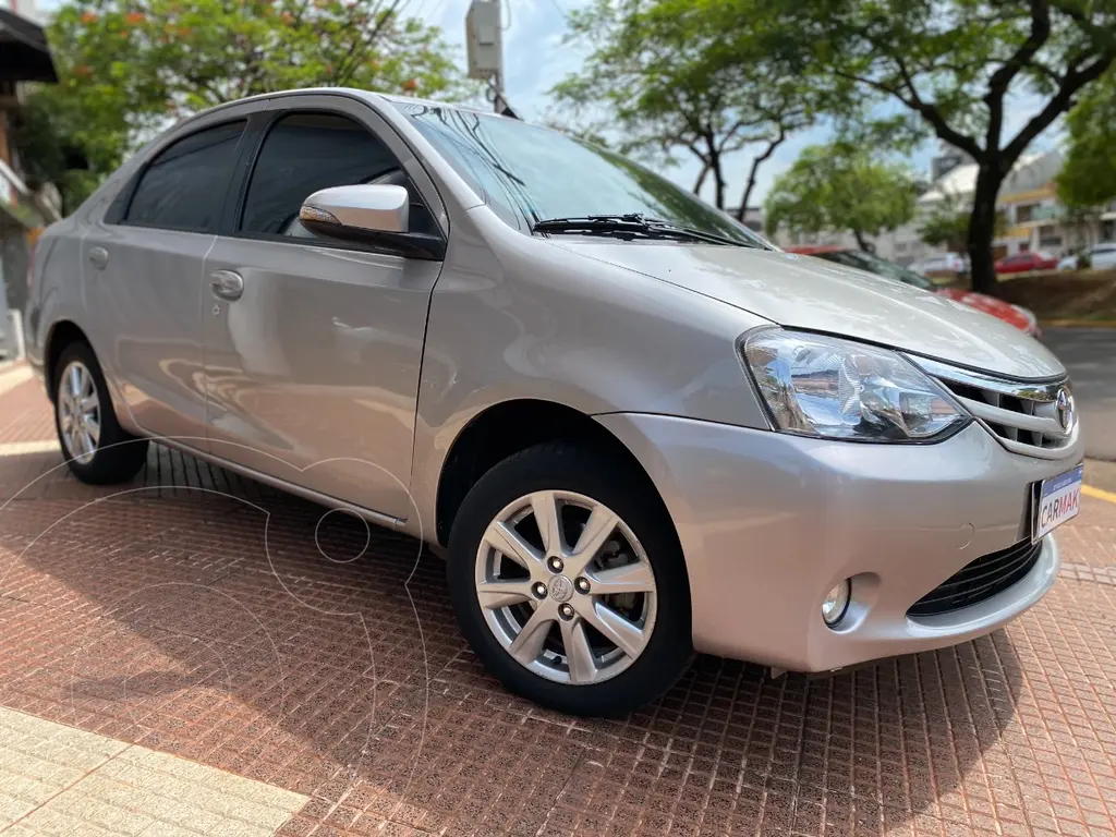 Toyota Etios Sedan XLS 2015/2016 usado (2016) color Plata precio $11. ...