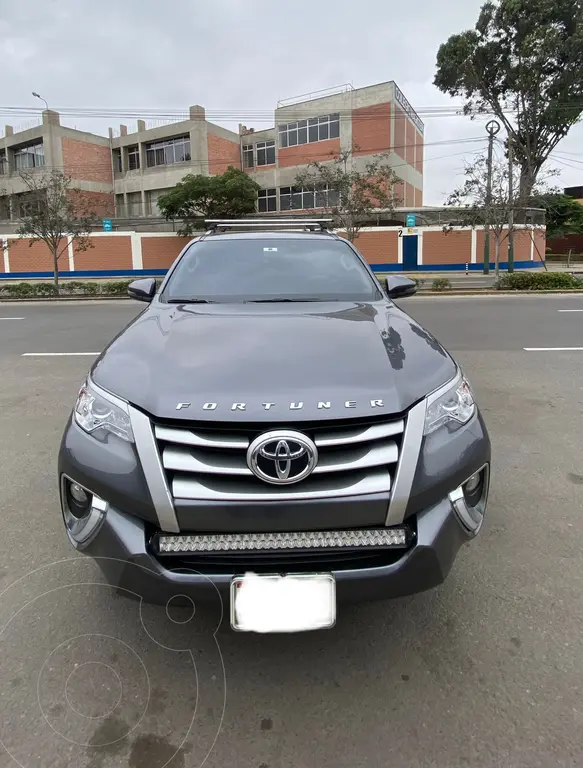 Toyota Fortuner 2.7L Full 4x2 usado (2020) color Gris Metalico precio u ...