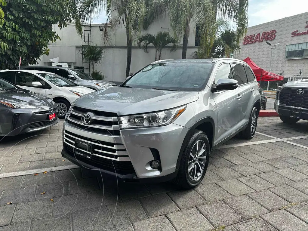 Toyota Highlander XLE usado (2019) color Plata precio $580,000