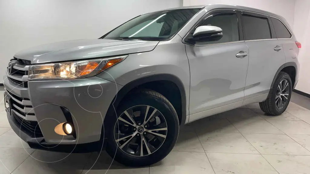 Toyota Highlander LE usado (2017) color Plata precio $460,000