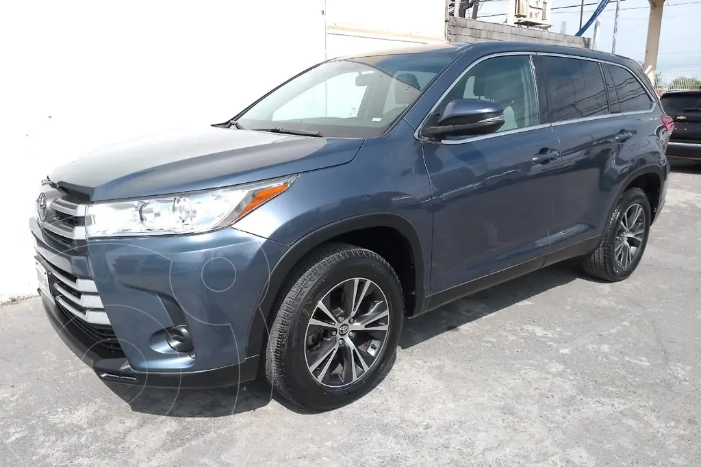Toyota Highlander LE usado (2019) color Azul precio $470,000
