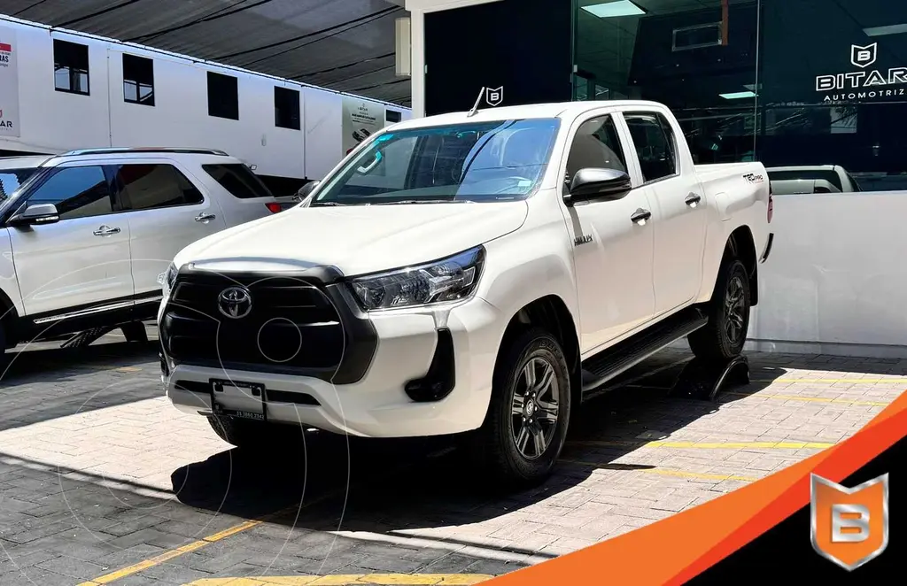Toyota Hilux Cabina Doble SR financiado en mensualidades enganche $99,980 mensualidades desde ...