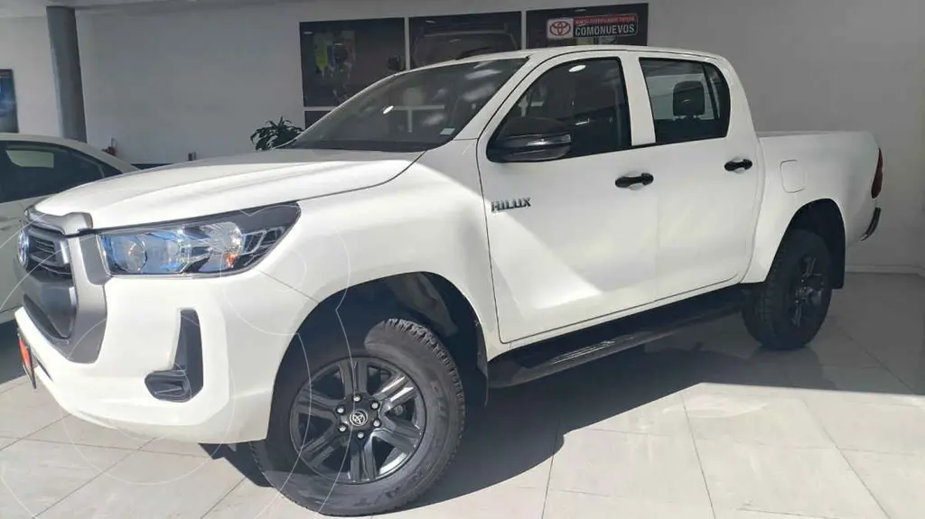 Toyota Hilux Cabina Doble SR financiado en mensualidades enganche $121,000 mensualidades desde ...