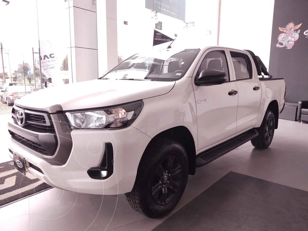 Toyota Hilux Cabina Doble SR financiado en mensualidades enganche $105,980 mensualidades desde ...