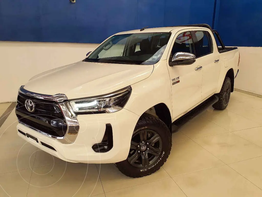 Toyota Hilux Cabina Doble Diesel Aut usado (2021) color Blanco precio $569,000