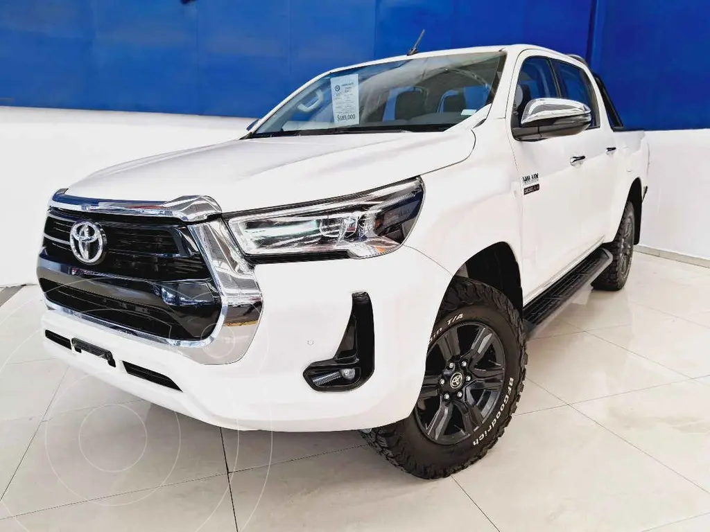 Toyota Hilux Cabina Doble Diesel Aut usado (2021) color Blanco precio $569,000