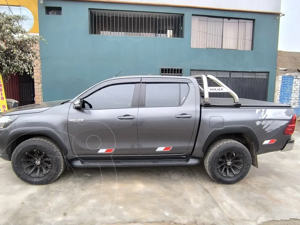 Toyota Hilux 2.8L Tdi 4x4 CD SRV usado (2018) color Gris Oscuro precio ...