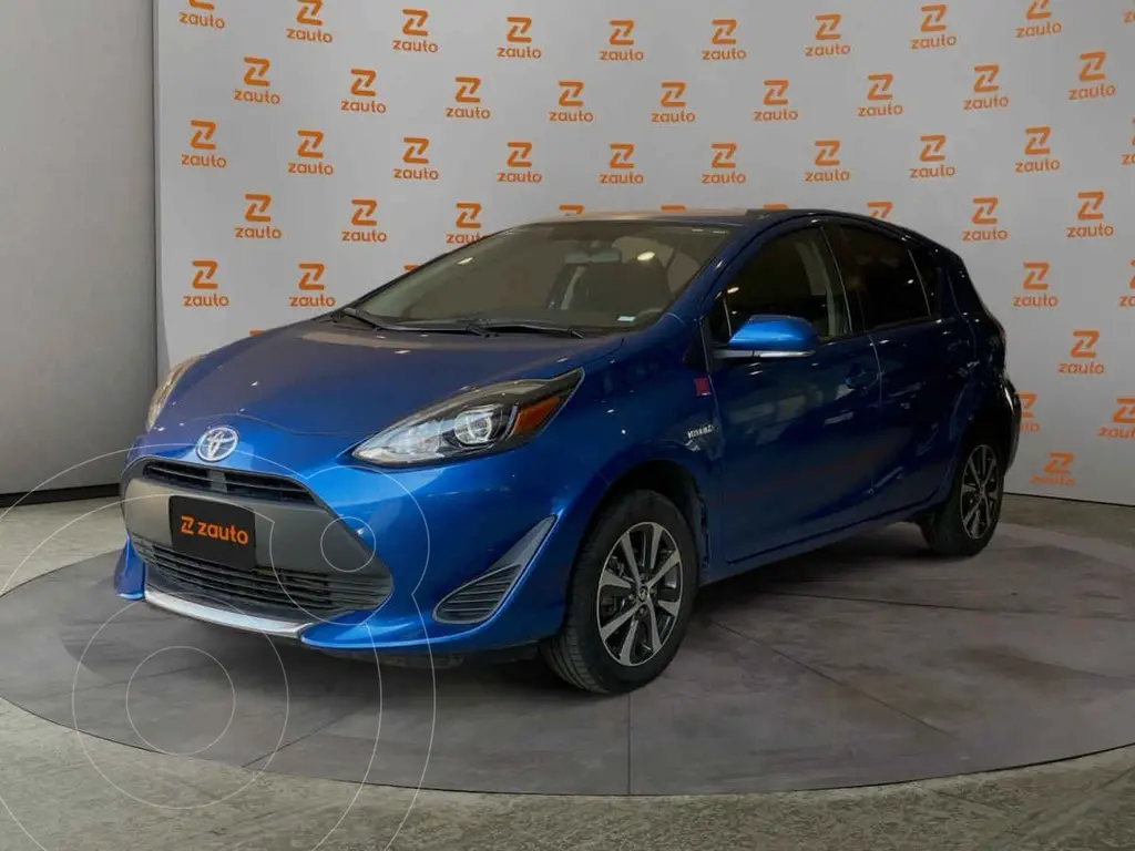 Toyota Prius C 1.5L usado (2021) color Azul precio $300,000