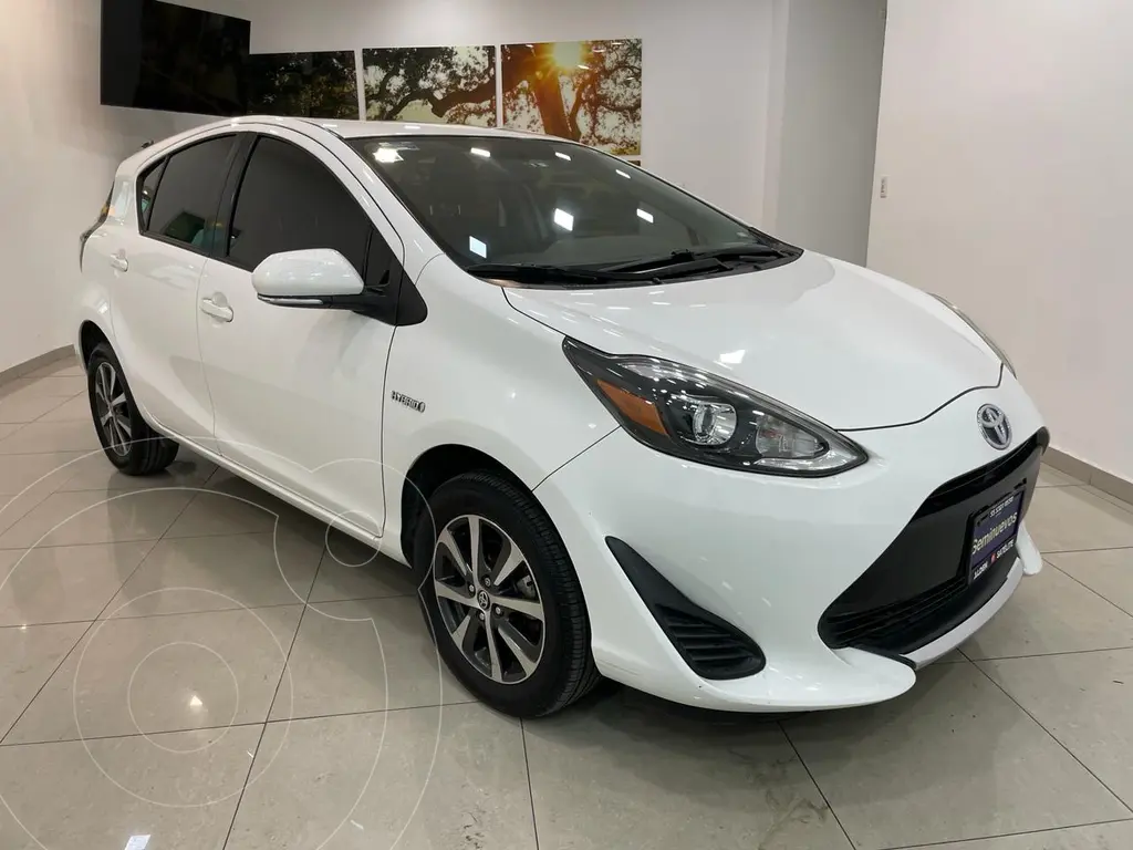 Toyota Prius C 1.5L usado (2020) color Blanco precio $329,000