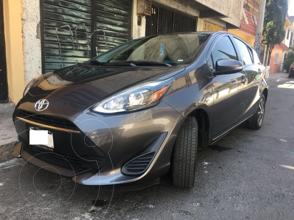 Toyota Prius C 1.5L usado (2019) color Gris precio $310,000