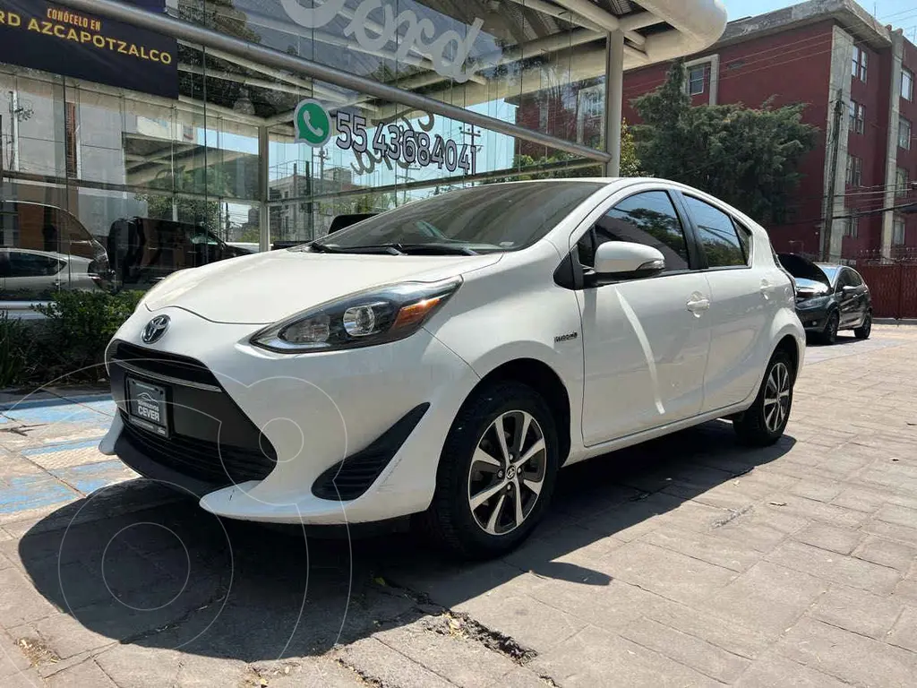 Toyota Prius C 1.5L usado (2019) color Blanco precio $265,000