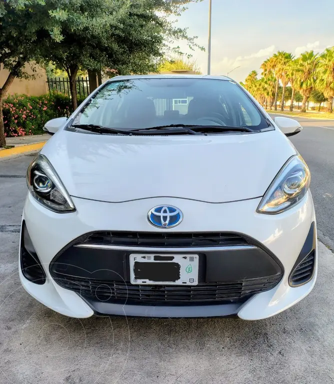 Toyota Prius C 1.5L usado (2019) color Blanco precio $260,000