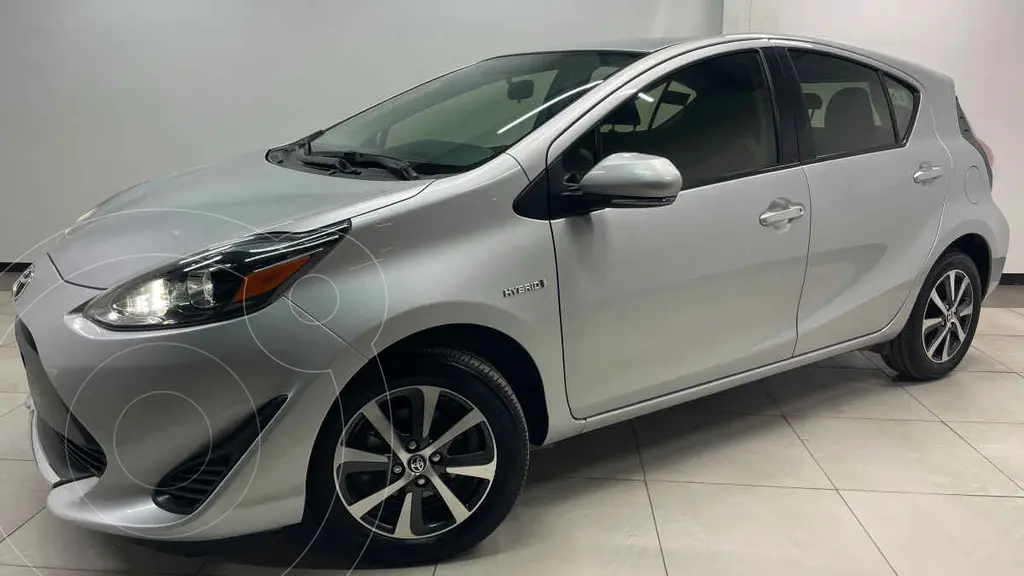 Toyota Prius C 1.5L usado (2021) color Plata precio $320,000