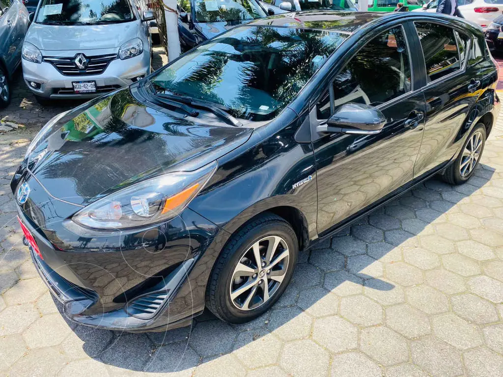 Toyota Prius C 1.5L usado (2021) color Negro precio $347,000