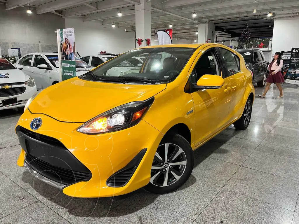 Toyota Prius C 1.5L usado (2020) color Amarillo precio $285,000