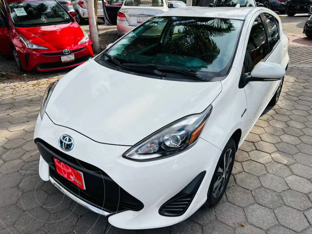 Toyota Prius C 1.5L usado (2021) color Blanco precio $286,000